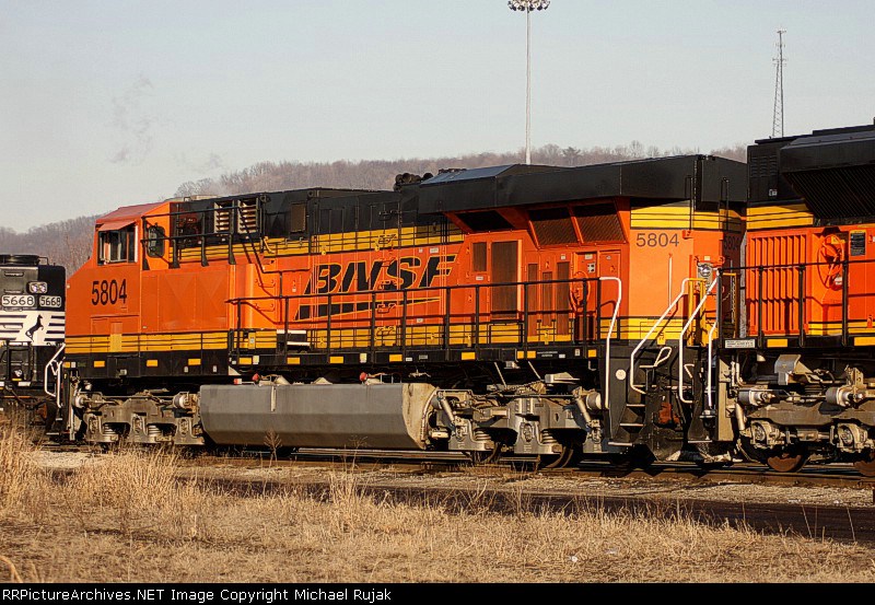 BNSF 5804
